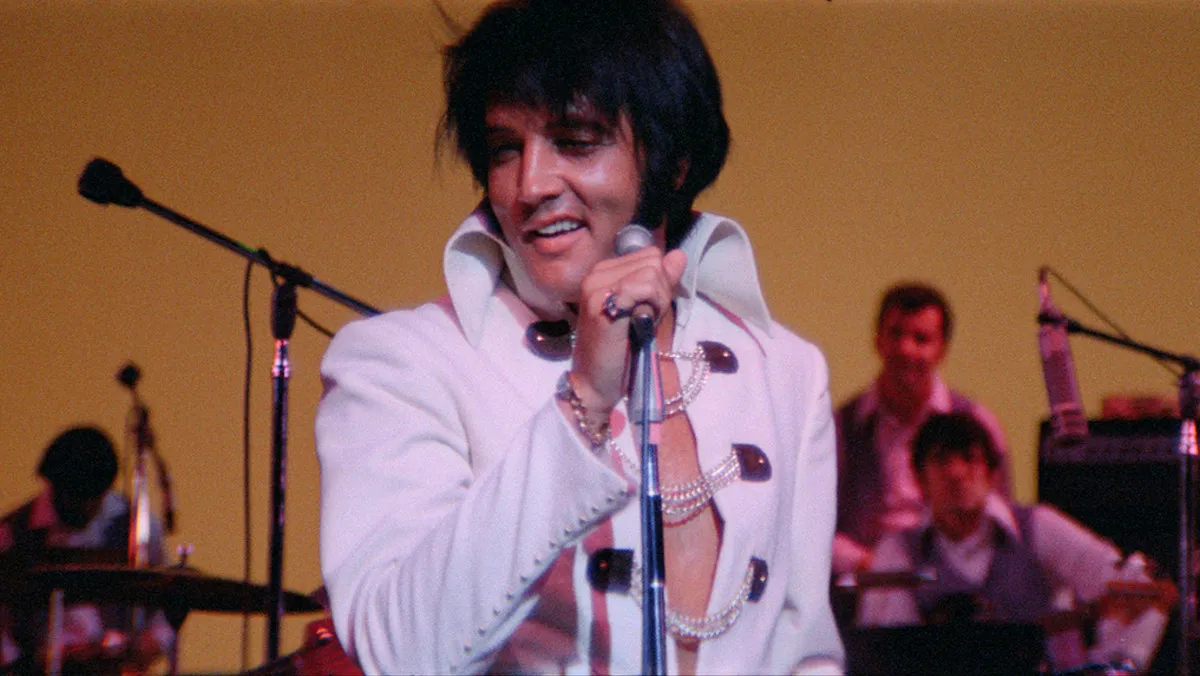 EPiC review: Baz Luhrmann’s stunning Elvis Presley film is a work of ...